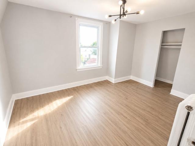 No Broker Fee_Updated 1 Bedroom Apartment_Spacious