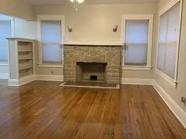 NO BROKER FEE 3 Bedroom 1 Bathroom House On S Dixie Highway 4.