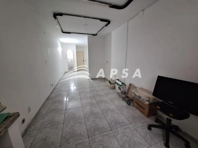 No coração da tijuca, esta sala comercial para aluguel em sobreloja é a escolha perfeita para quem b