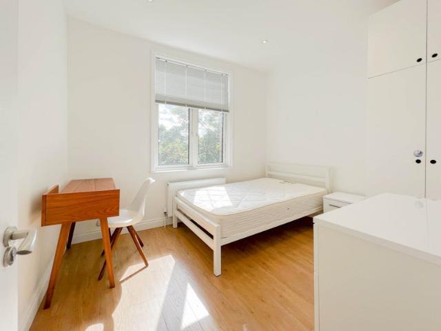 NO DEPOSIT 5 bedroom flat in Archway N19