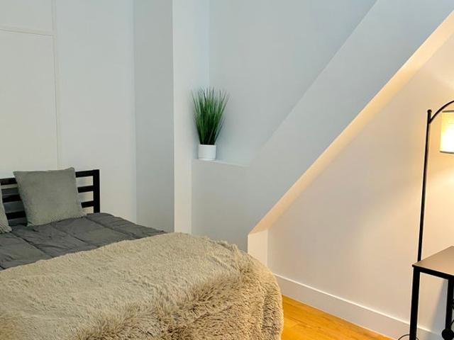 No Fee Furnished Bedroom in Financial District