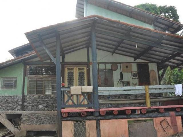 No Jardim Candairó, imóvel à venda, próprio para pousada Cananéia Litoral Sul de SP
