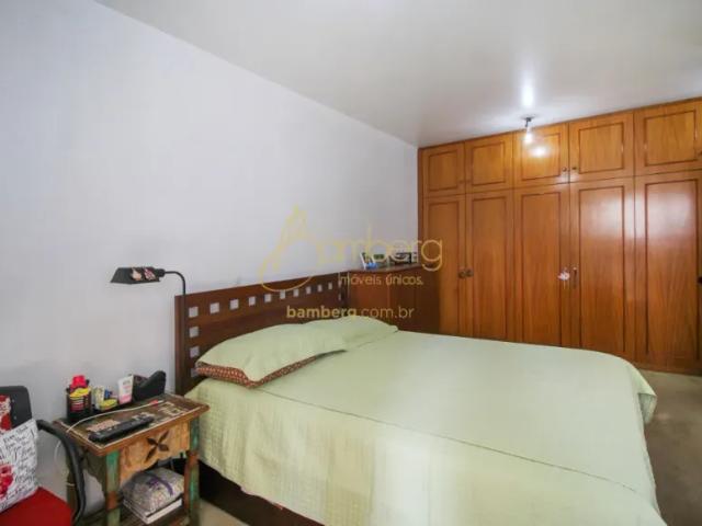 No melhor da vila suzana! 4 quartos/ 2 suítes/ 198mts² a. C / varanda com vista para o bairro!
