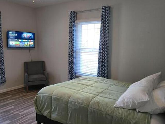 No Move in Fee! All Utilities Included! ATL Crash Pad For Airline Employees Less Than 5 Minutes to the ATL Airport Walking distance to Delta HQ and Training Facilities Pilots Welcome! Flight Attendants Welcome!