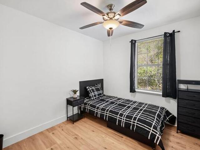 NO MOVE IN FEE Beautifully Remodeled Monthly Cleaners & Quiet Neighborhood Near Beaches and Downtown St. Augustine Responsive Host
