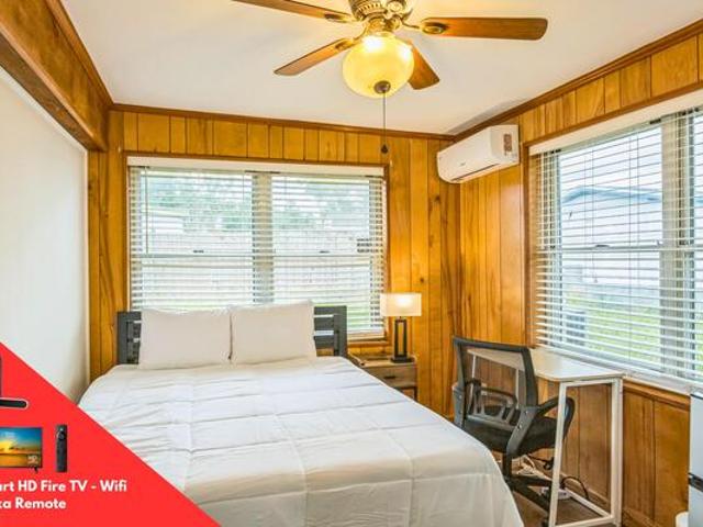 No move in fee | distance to grocery store | Bi weekly cleaning included | Smart lock room | Personal Mini Fridge | Fast | Washer & Dryer | Individual parking spot