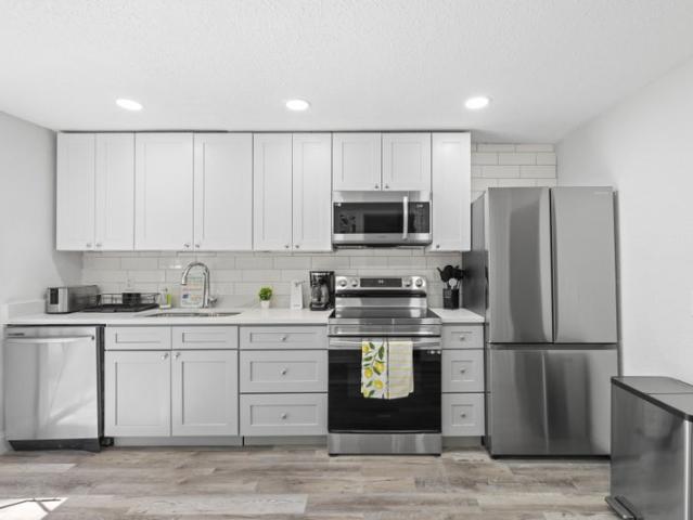 ⭐️ NO MOVE IN FEE | Newly Renovated | Close to Avo
