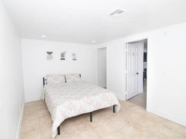 No Move in Fee! Sleek Newly Renovated RoomsSmart LockDimming LightsUSB outlets Bus Routes Around the Corner Private Parking Near Downtown
