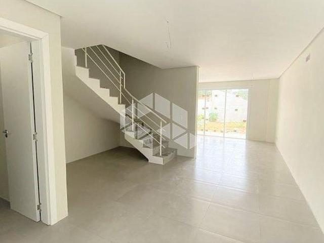 No Residencial Imperial Parque, casa nova com 3 dormitórios, sendo 1 suíte