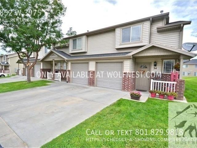 Lovely 3 Bed West Haven Townhome! No Deposit Option!