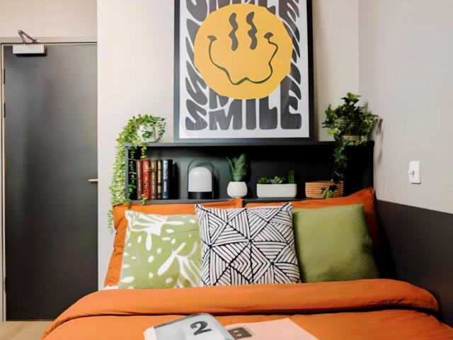 NON ENSUITE: TWO BED FLAT