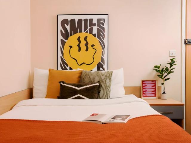 NON ENSUITE: TWO BED FLAT