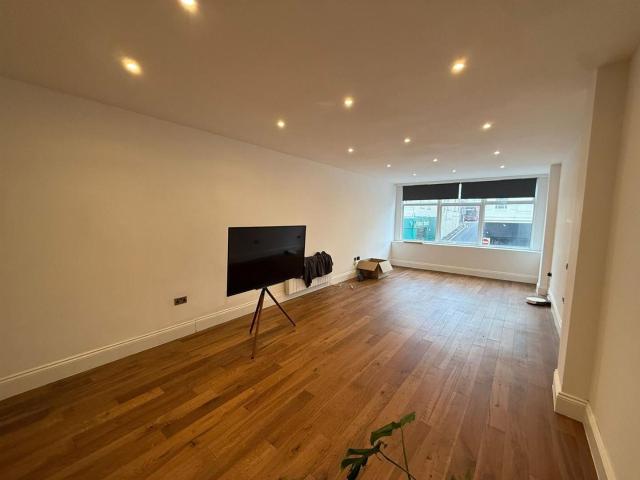 None room apartment to let