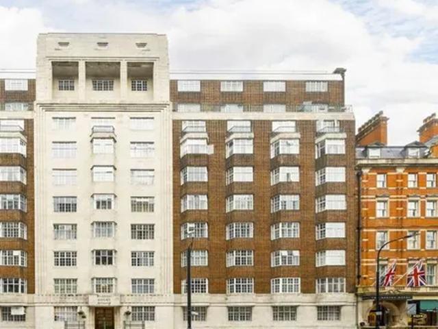 Nonna Selena Pizzeria, 18 Woburn Place, London, WC1H 0LN, United Kingdom | Studio apartment for rent #138103159 | Rentberry