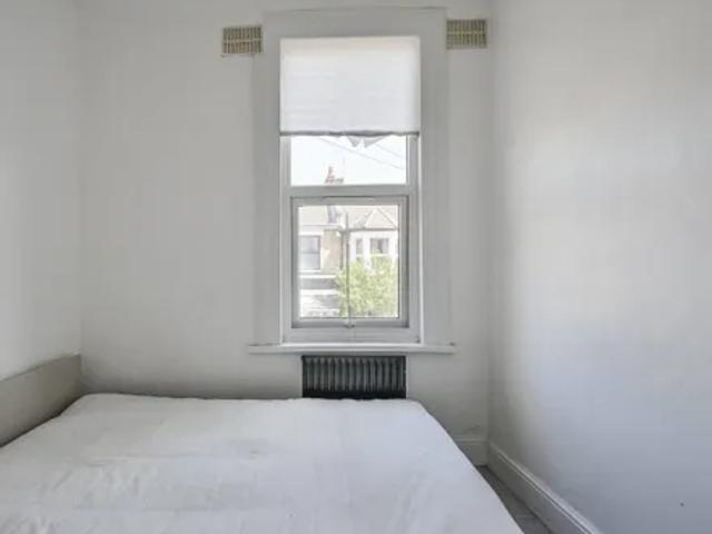 Noor Ul Islam Primary School, 135 Dawlish Road, London, E10 6QW, United Kingdom | 2 bed apartment for rent #114889599 | Rentberry