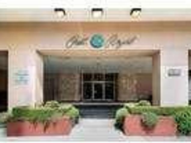 Nob Hill Two Bedroom with Doorman and Valet Parking