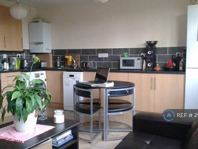 Noble Court, London, E1 4 bed maisonette to rent £3,500 pcm £808 pw