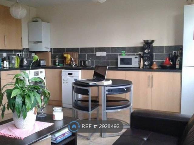 Noble Court, London E1, 4 bed maisonette to rent, £3,500 pcm | PrimeLocation