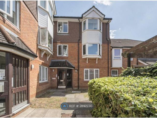 Noble Court, Mitcham CR4, 2 bed flat to rent, £1,750 pcm | PrimeLocation