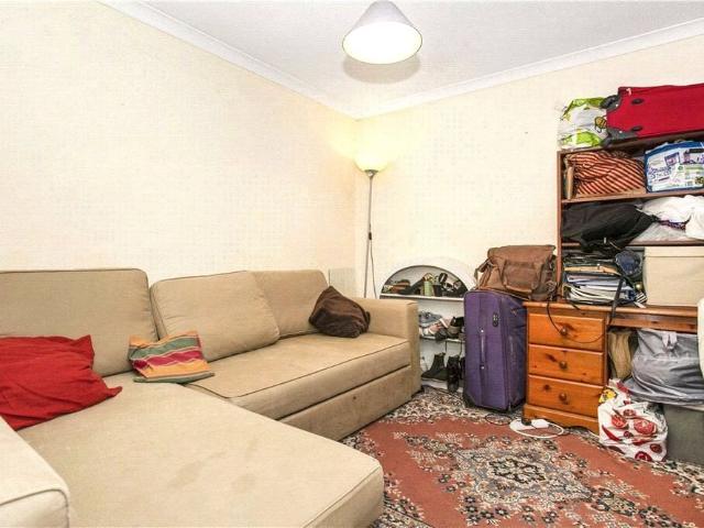 Nobles Way, Egham, Surrey, TW20 9RG