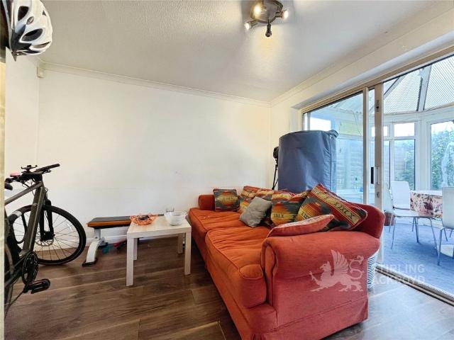 Nobles Way, Egham, Surrey, TW20 9RJ