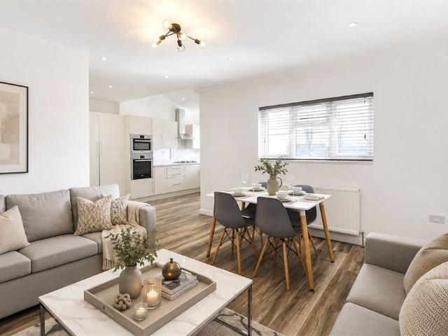 Noel Road, London W3, 2 bed flat to rent, £2,700 pcm | PrimeLocation