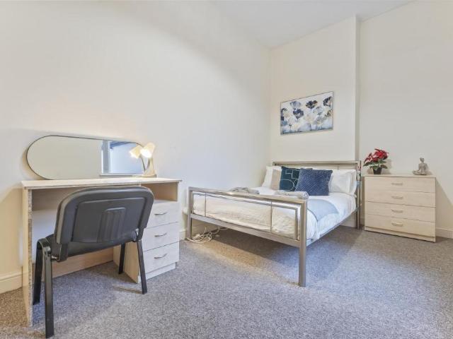 Noel Street, Nottingham NG7 4 bed flat to rent £2,253 pcm £520 pw