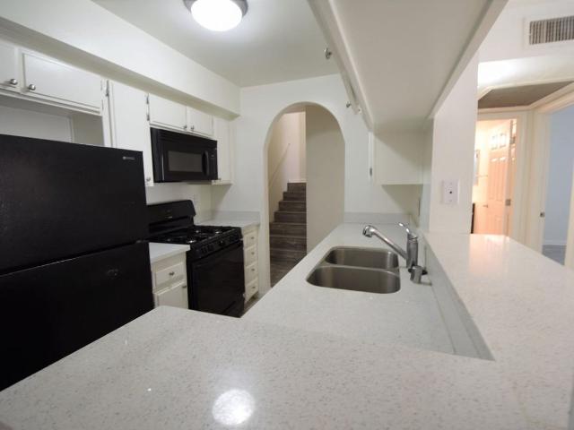 NOHO House South 3 Bedroom Apartment for Rent at 11035 Otsego St, Los Angeles, CA 91601 Mid Town North Hollywood