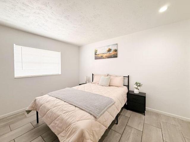 North Tampa Apartment 2 MEMBERS ONLY ! close to everything