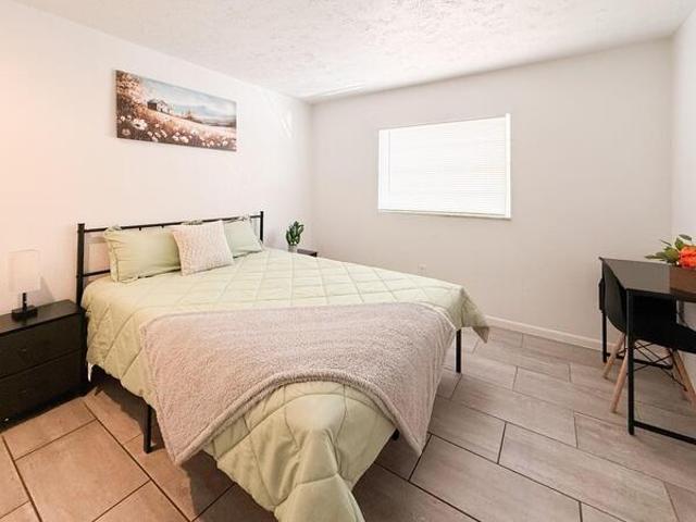 North Tampa Apartment 2 MEMBERS ONLY ! close to everything