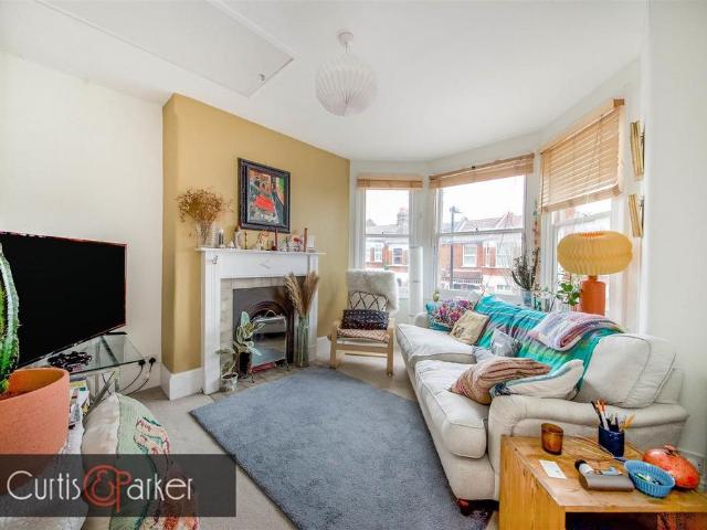 North View Road, Crouch End, N8 2 bed flat to rent £1,995 pcm £460 pw