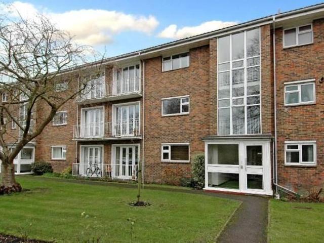 North Walls, Chichester PO19, 2 bed flat to rent, £1,300 pcm | PrimeLocation
