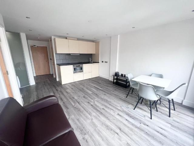 North West, Nottingham NG1, 2 bed flat to rent, £975 pcm | PrimeLocation
