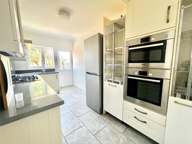 North Western Avenue, Hertfordshire WD25 2 bed house to rent £1,900 pcm £438 pw