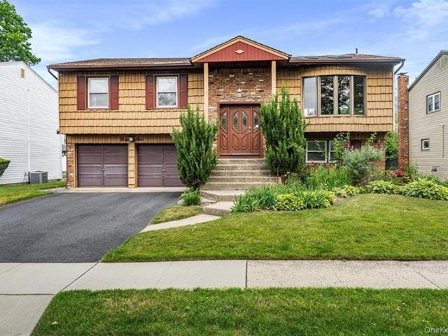 North Woodmere, NY 11581