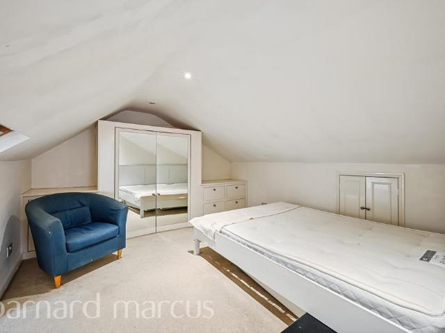 North Worple Way, LONDON 3 bed maisonette to rent £2,650 pcm £612 pw