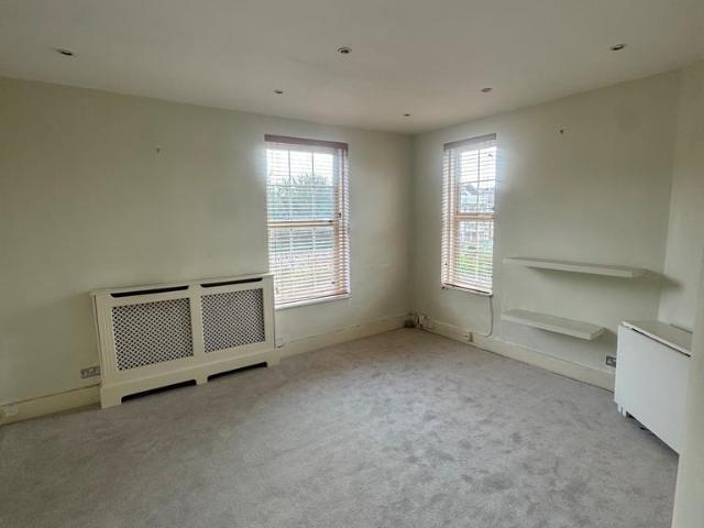 North Worple Way, LONDON 3 bed maisonette to rent £2,750 pcm £635 pw