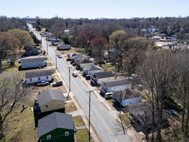 North York Street 3 Bedroom Apartment for Rent at 1404 N York St, Gastonia, NC 28052