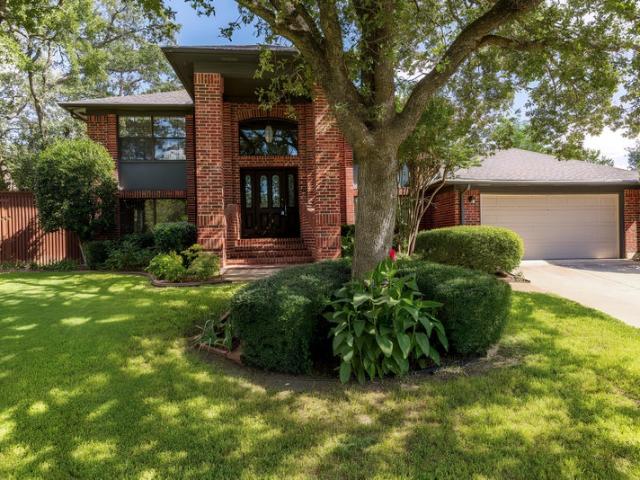 North Arlington Home with fantastic amenities and