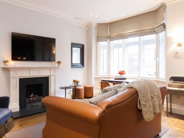 North Audley Street, Mayfair W1K, 1 bed flat to rent, £15,500 pcm | PrimeLocation