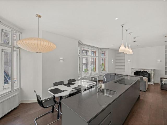 North Audley Street, London W1K 2 bed apartment to rent £4,996 pcm £1,153 pw