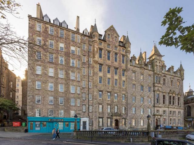 North Bank Street, Old Town, Edinburgh 1 bed flat to rent £1,150 pcm £265 pw
