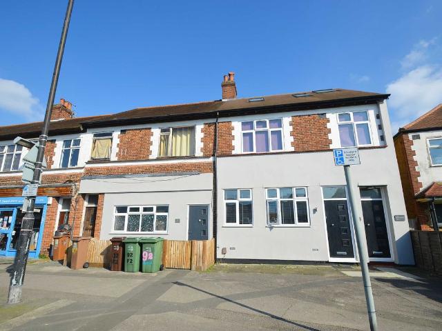 North Cheam, Surrey SM3, 1 bed flat to rent, £1,400 pcm | PrimeLocation