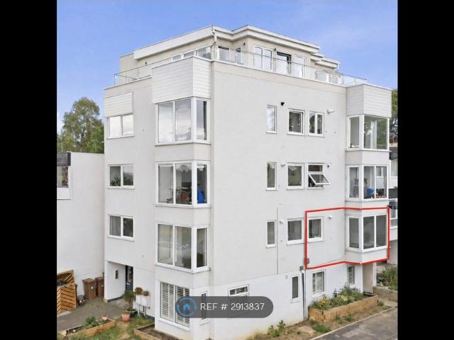 North Chingford, London E4, 1 bed flat to rent, £1,500 pcm | PrimeLocation