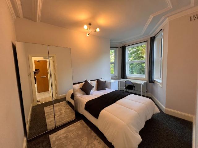 North Circular Road NW11, Room to rent, £910 pcm | PrimeLocation