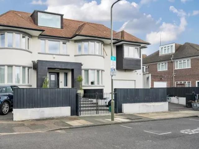 North Circular Road, London, NW11 0AU, United Kingdom | 7 bed house for rent #136170081 | Rentberry