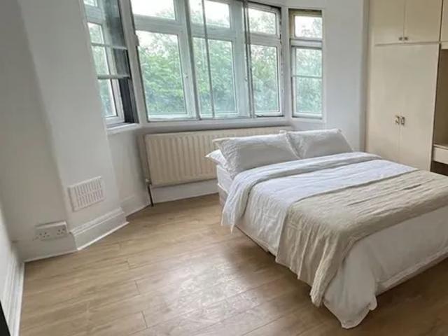 North Circular Road, London, NW2 7LL, United Kingdom | Room for rent #166978164 | Rentberry