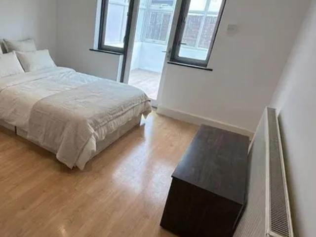 North Circular Road, London, NW2 7LL, United Kingdom | Room for rent #167389149 | Rentberry
