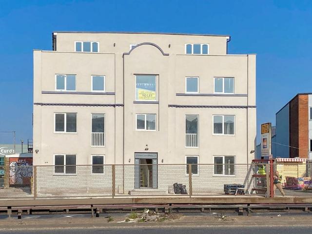 North Circular Road, London, NW2 Mixed use to rent £11,885 pcm £2,743 pw