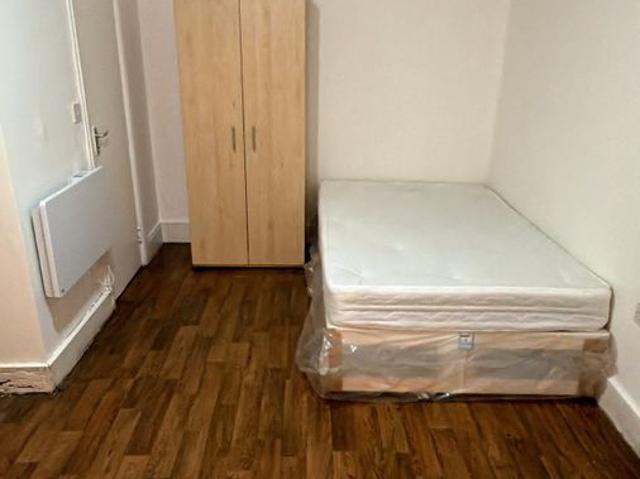North Circular Road, London NW2, Studio to rent, £1,050 pcm | PrimeLocation